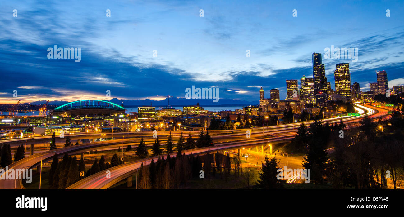 Seattle stadium district hi-res stock photography and images - Alamy