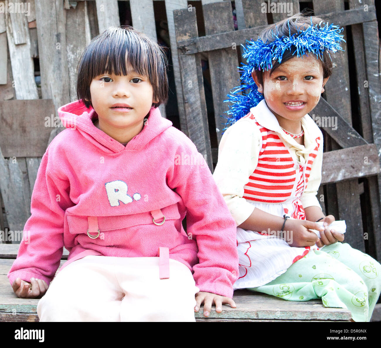 Myanmar children hi-res stock photography and images - Alamy