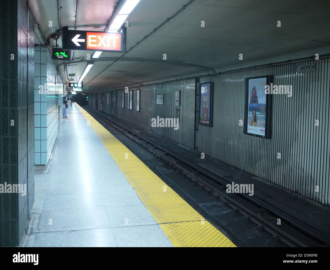 Empty underground station hi-res stock photography and images - Alamy
