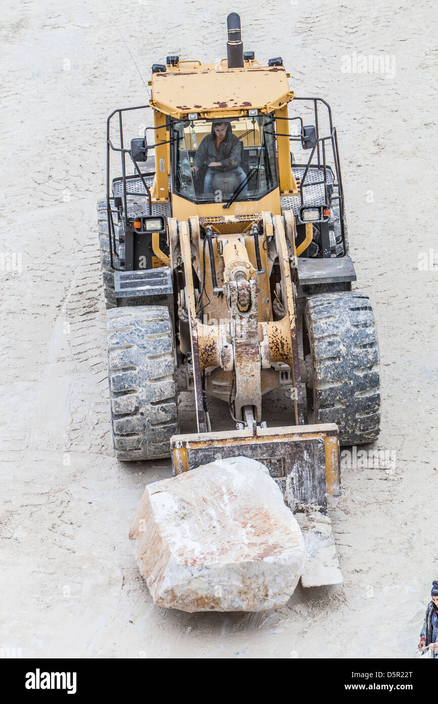Marble cave, Carrara, Italy Stock Photo - Alamy