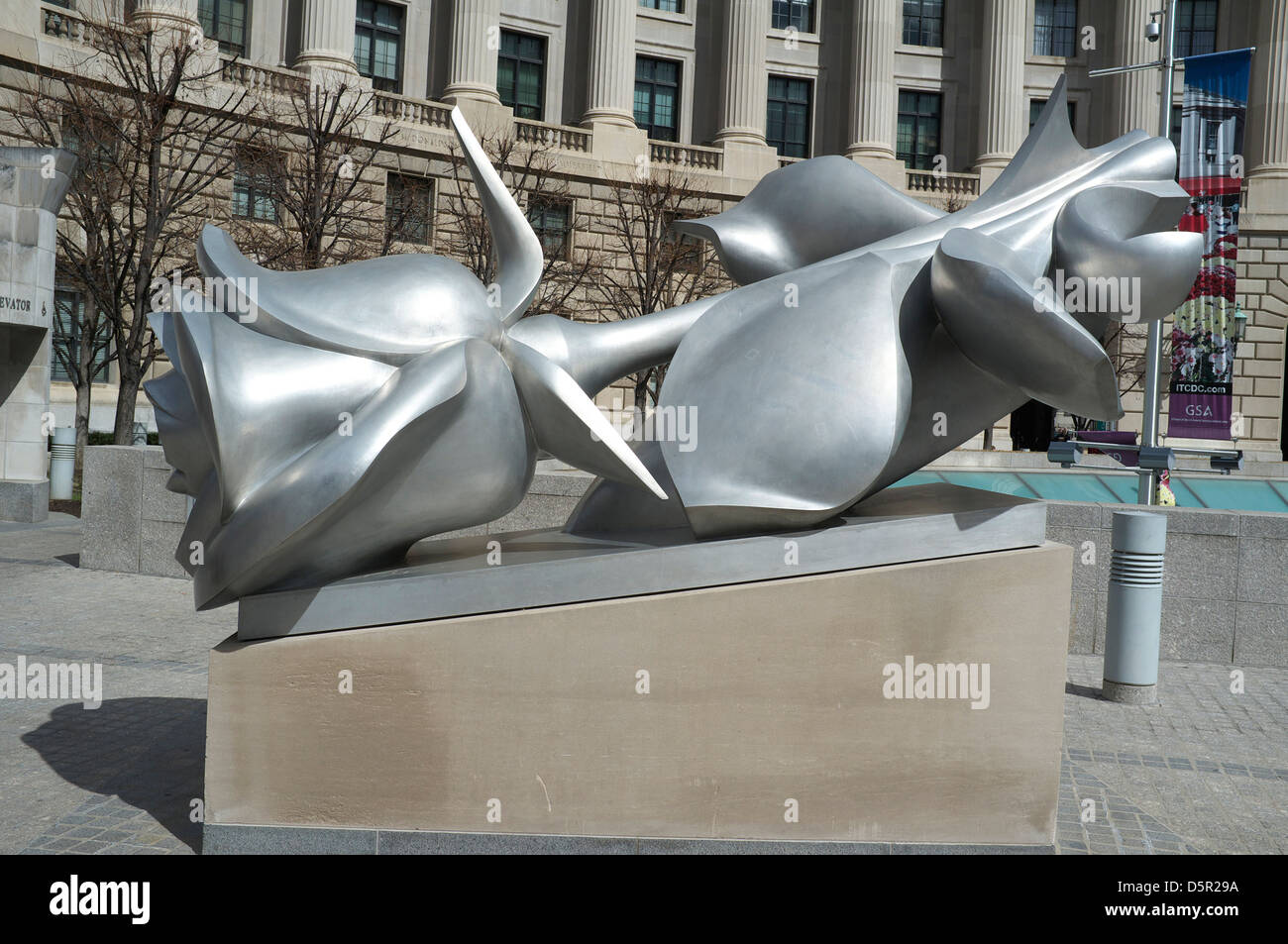 Ronald reagan building hi-res stock photography and images - Alamy