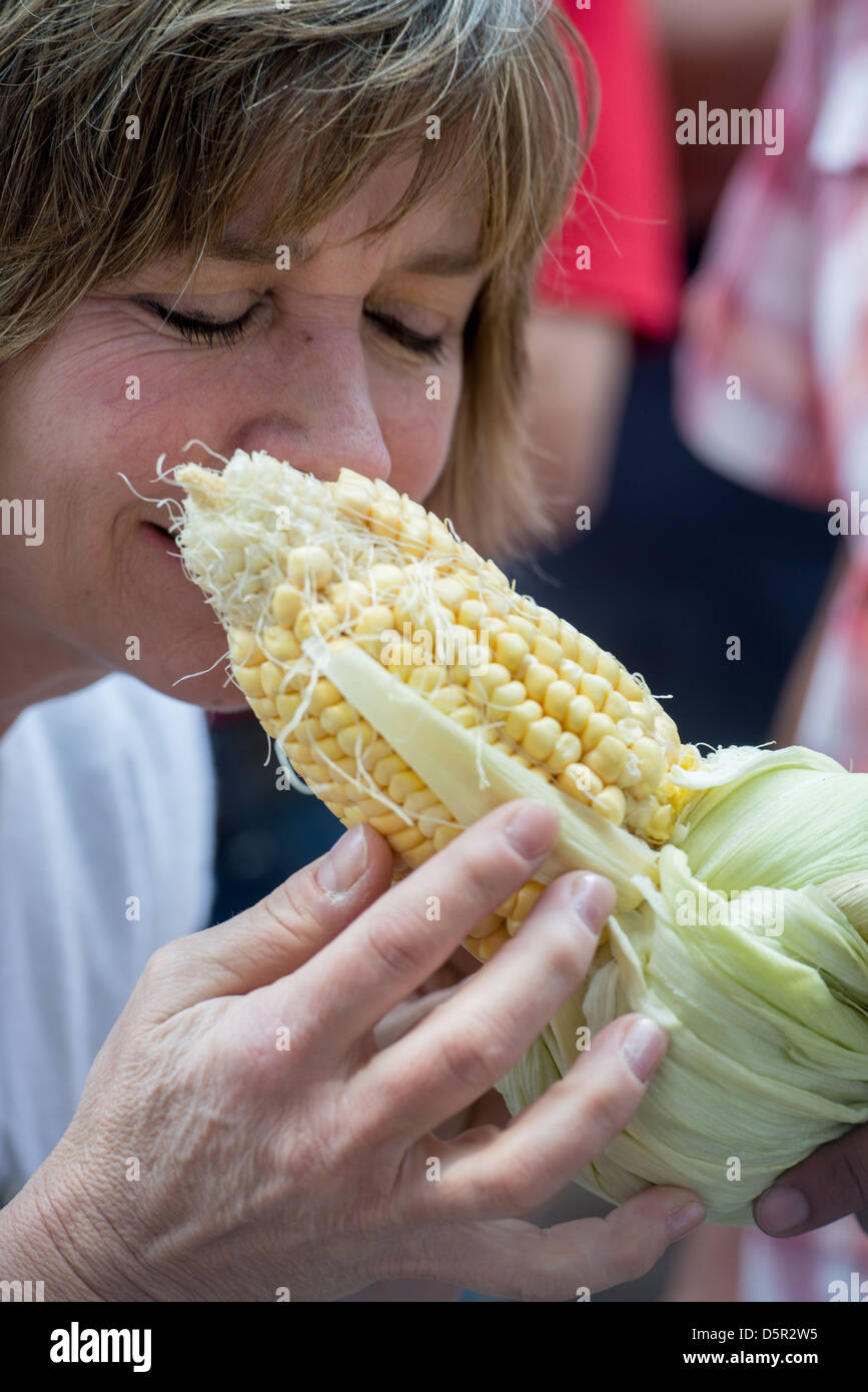 Savor hi-res stock photography and images - Alamy