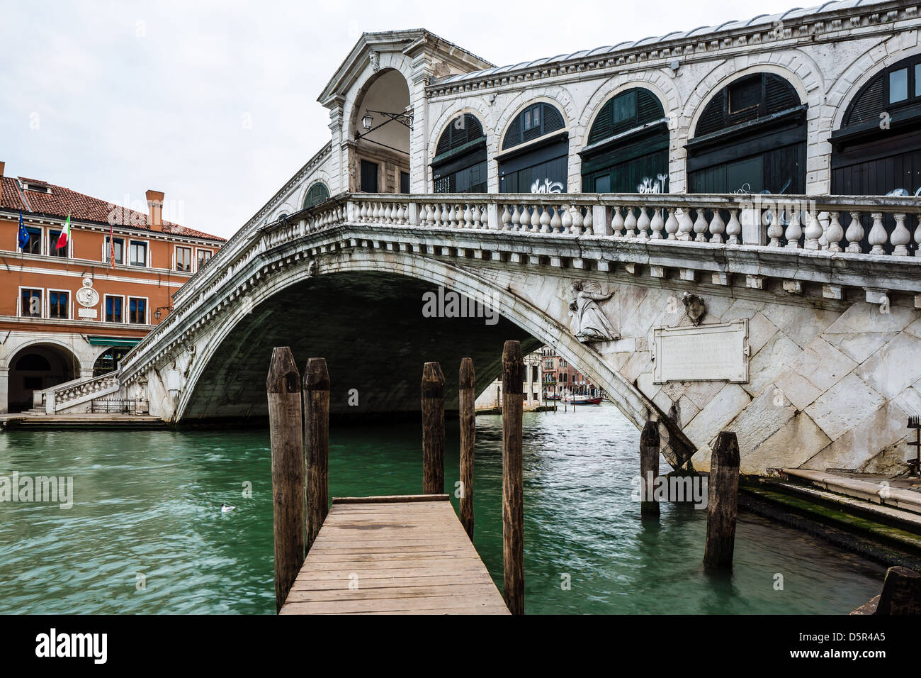 Rialto Bridge (Ponte Di Rialto) in Venice. It's oldest and one of the ...