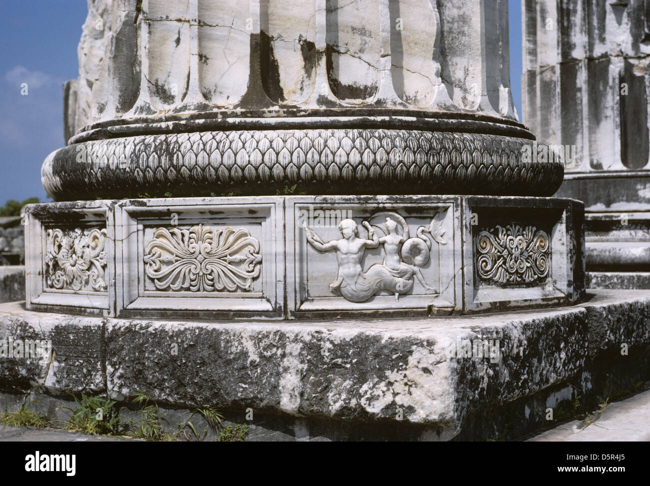 Fluted column base hi-res stock photography and images - Alamy