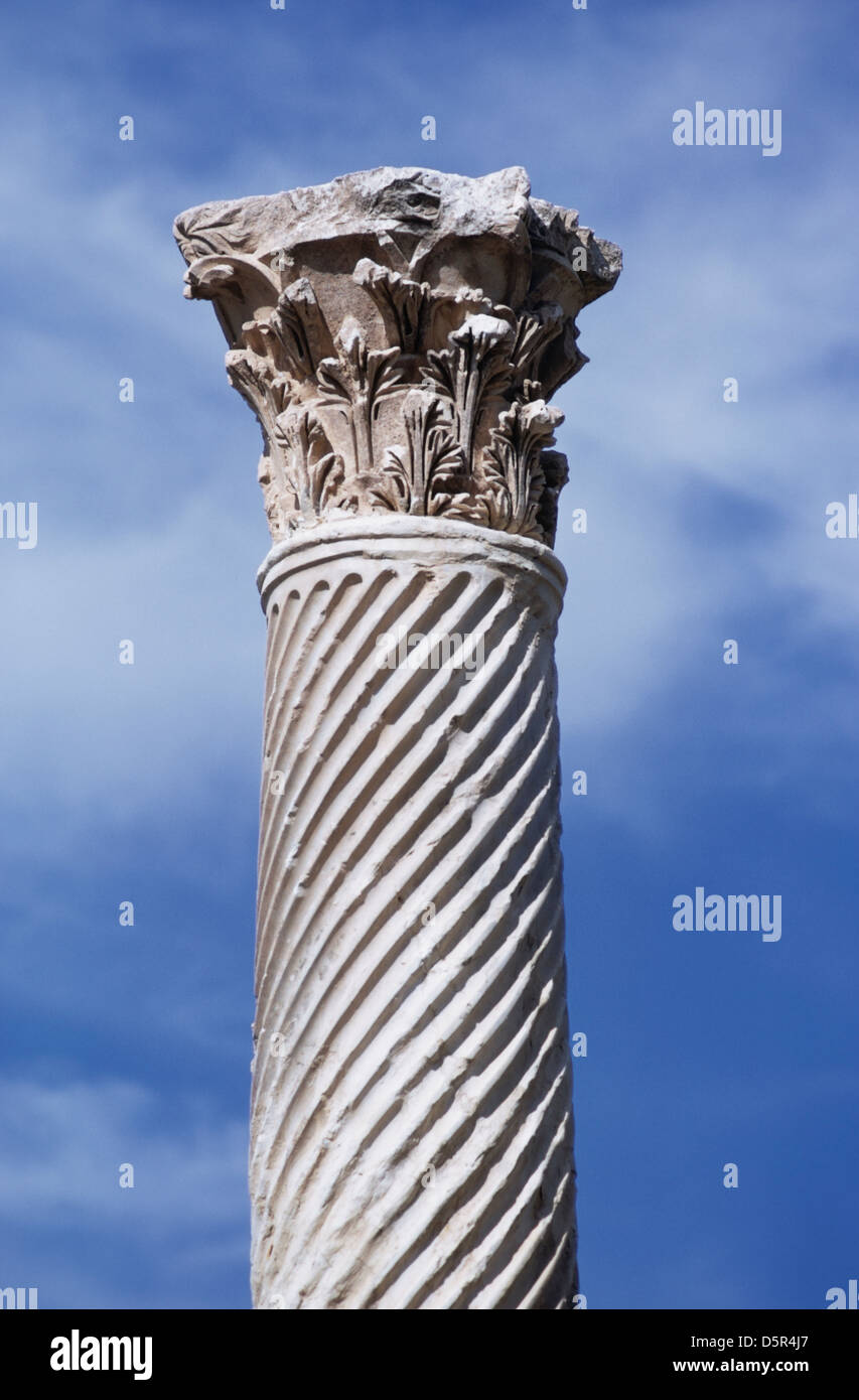 Twisted columns column hi-res stock photography and images - Alamy