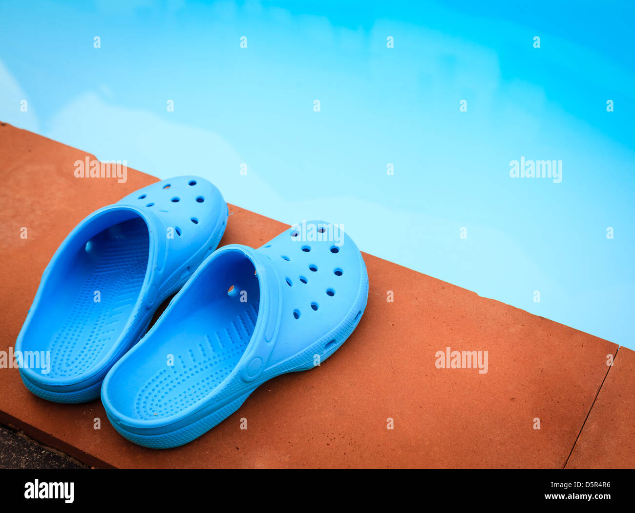 Poolside swimming hi-res stock photography and images - Alamy