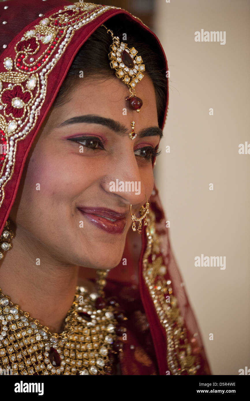 Indian Bride at her wedding Stock Photo - Alamy