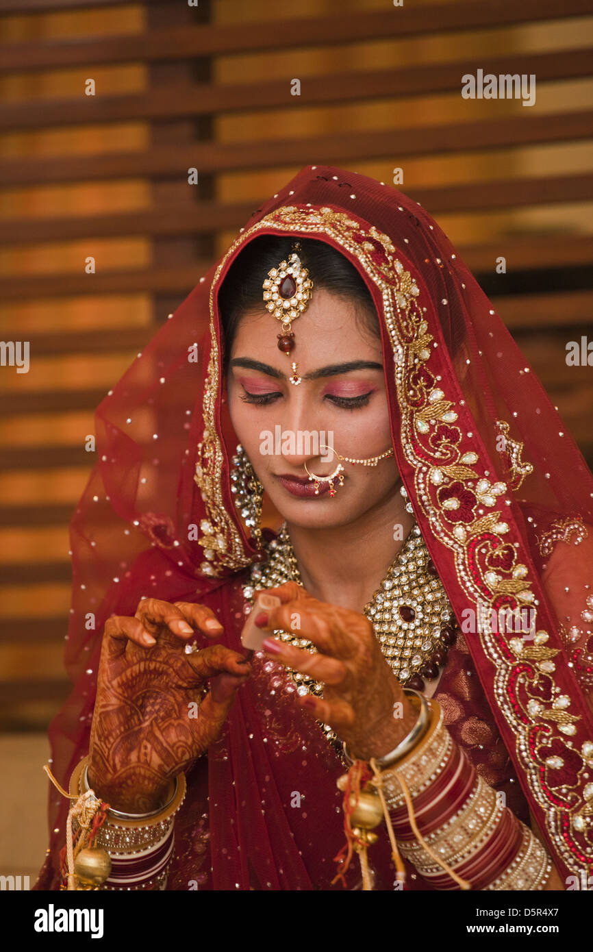 Indian Bride at her wedding Stock Photo - Alamy