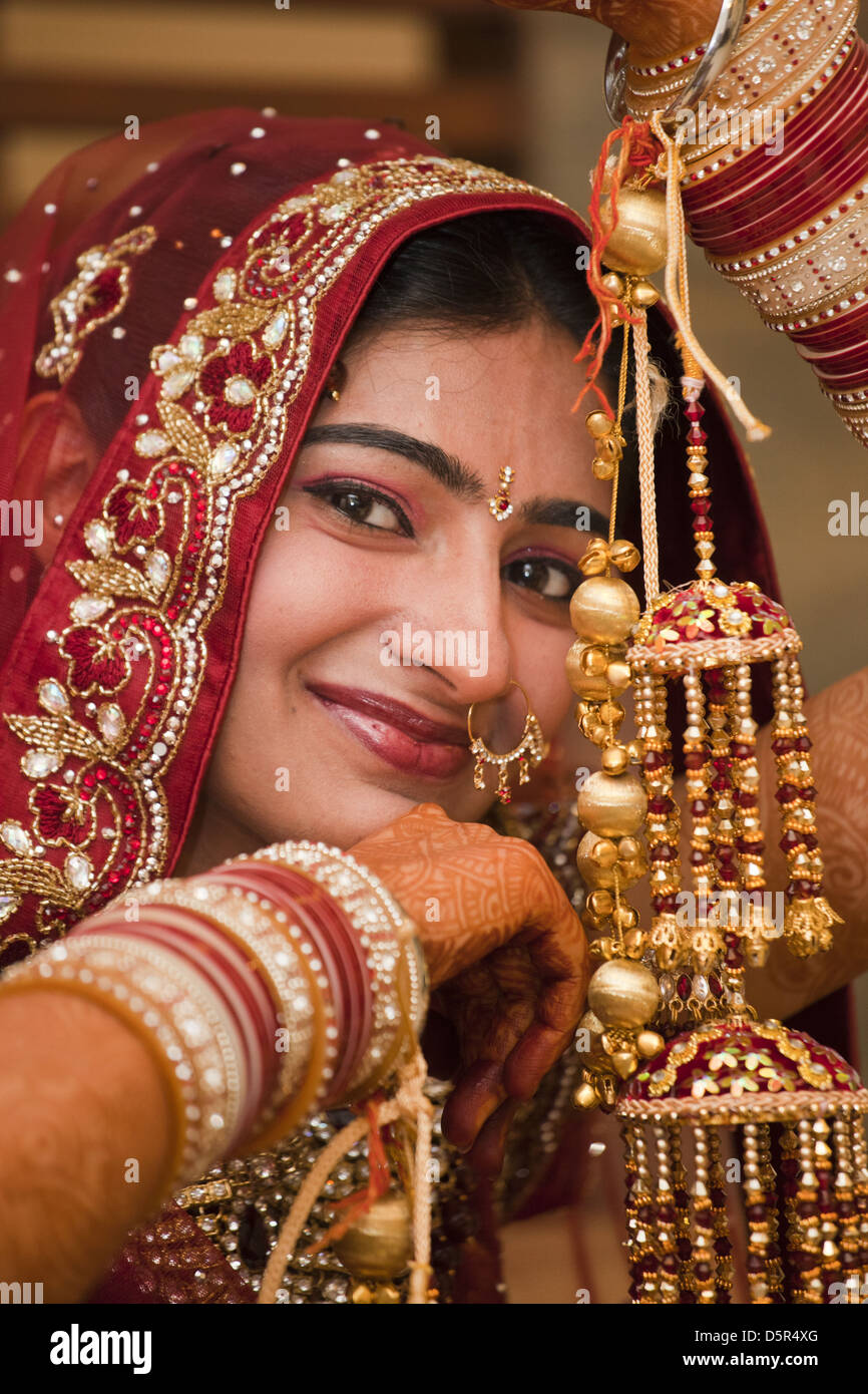 Indian Bride at her wedding Stock Photo - Alamy
