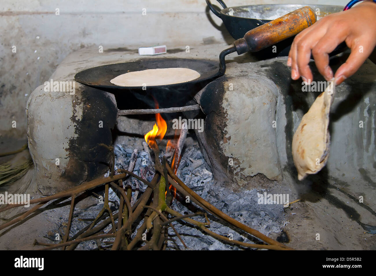 Indian fire pit hi-res stock photography and images - Alamy