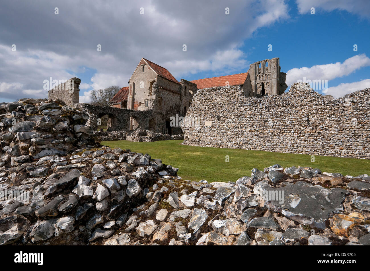 Monastic ruin norfolk hi-res stock photography and images - Alamy