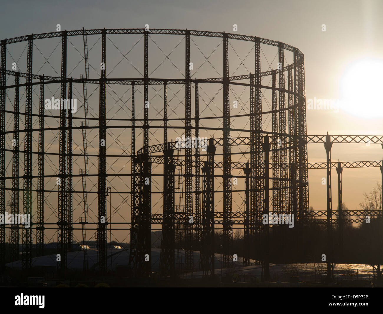 In london gasworks hi-res stock photography and images - Alamy