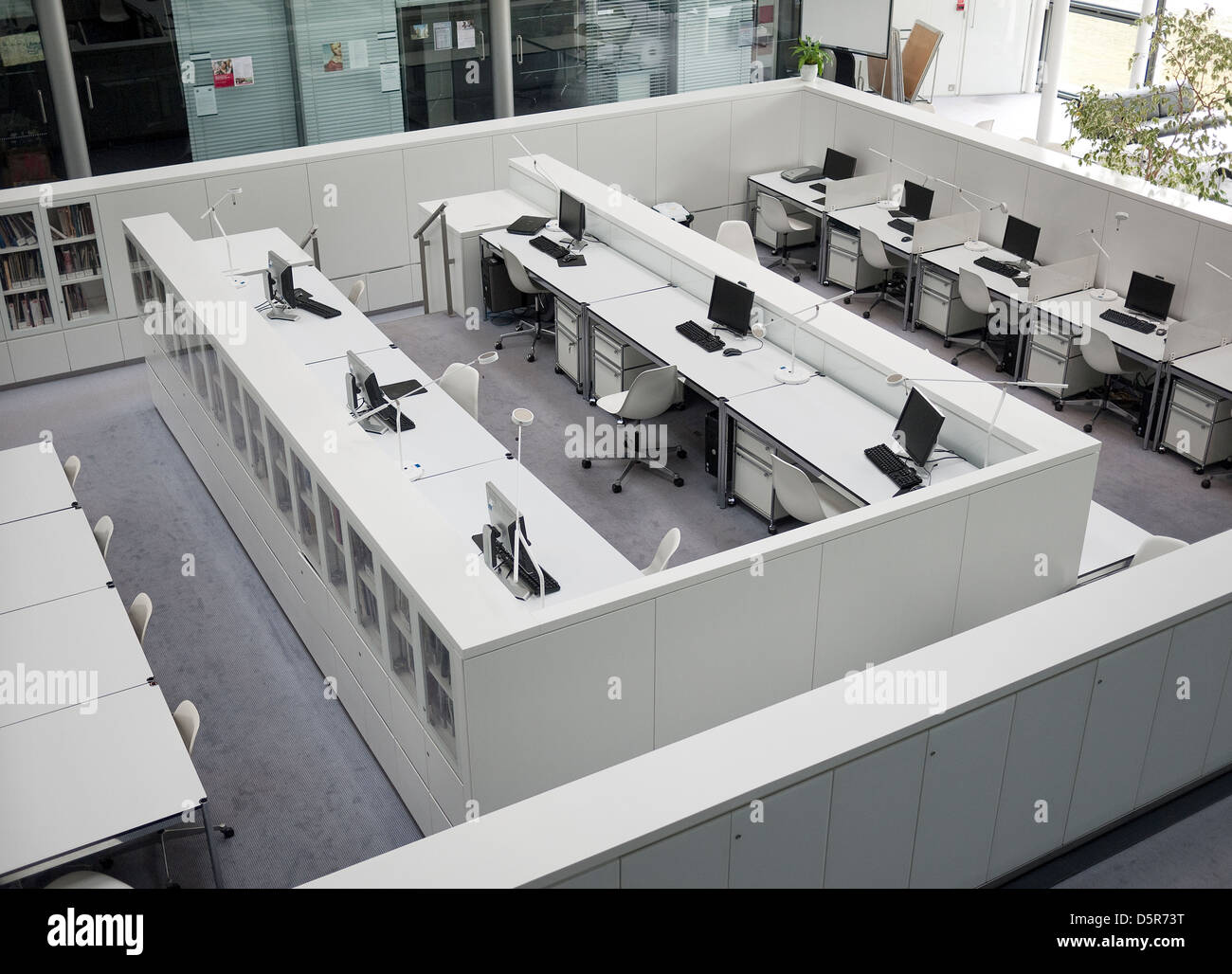 empty office workstations Stock Photo - Alamy