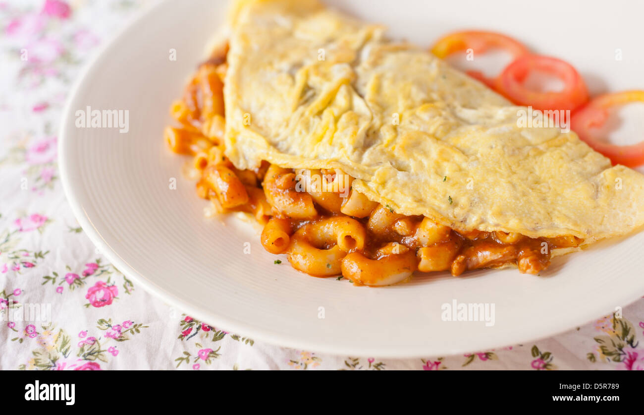 Italian macaroni omelette hi-res stock photography and images - Alamy