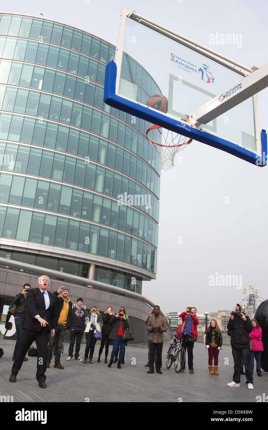 London, UK. 8th April 2013. Boris Johnson shooting some hoops. London ...