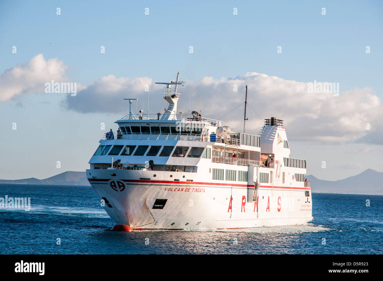 Fast sailing ship hi-res stock photography and images - Alamy