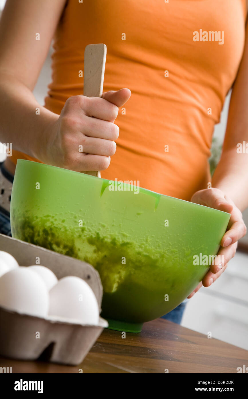 Teen baking measuring hi-res stock photography and images - Alamy