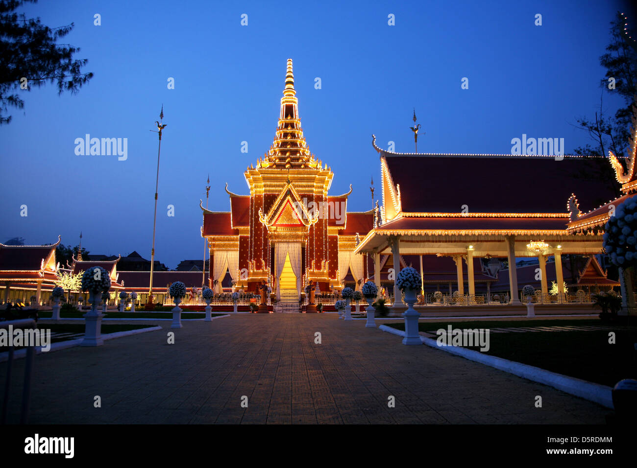 Royal Palace Phnom Penh Stock Photo - Alamy