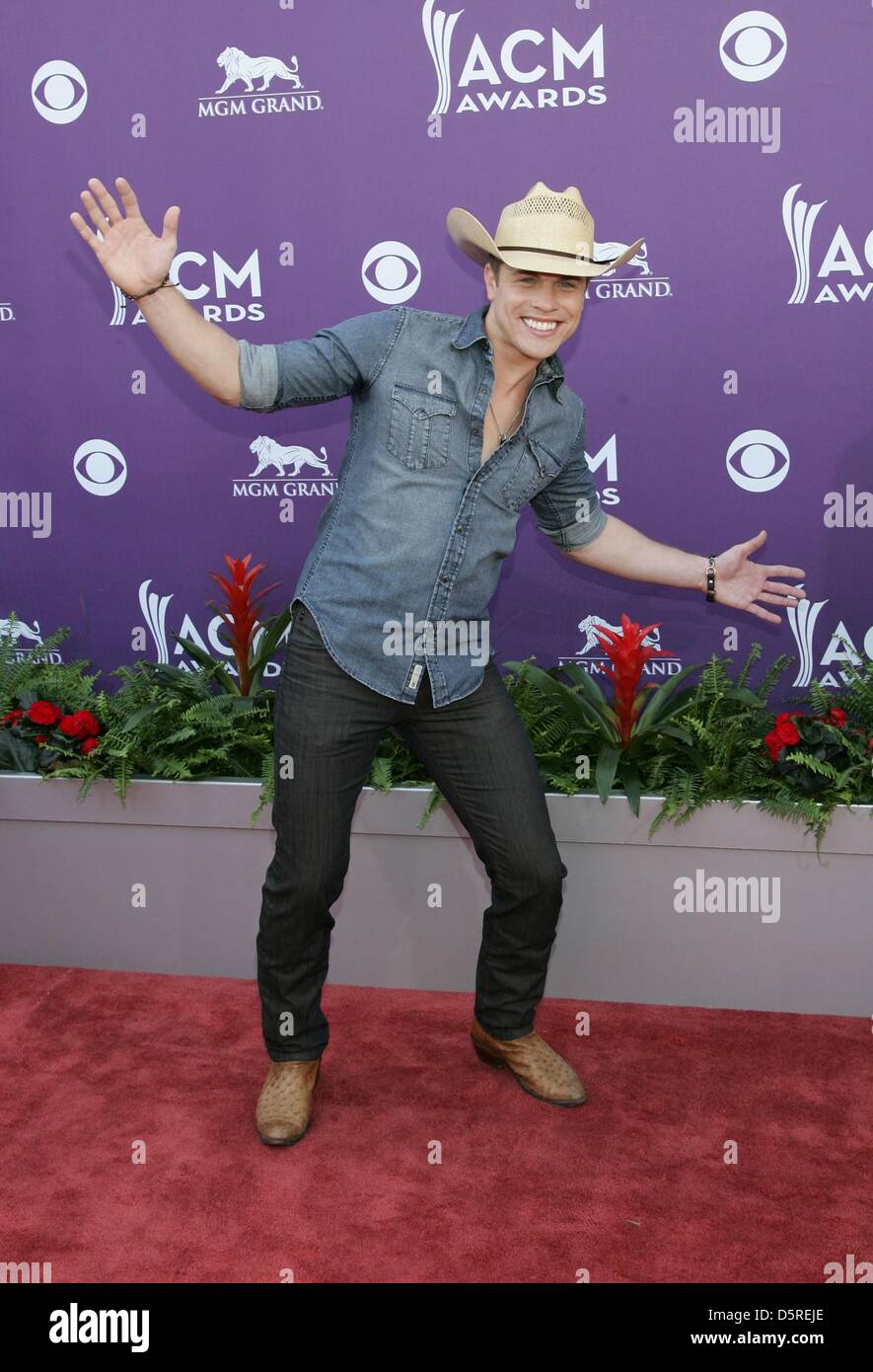 Las Vegas, Nevada, USA. 7th April 2013. Dustin Lynch at arrivals for ...