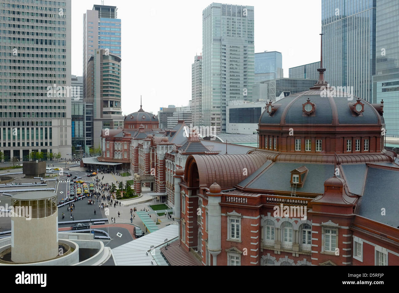 Kitte Building And Tokyo Central Post Office High Resolution Stock ...