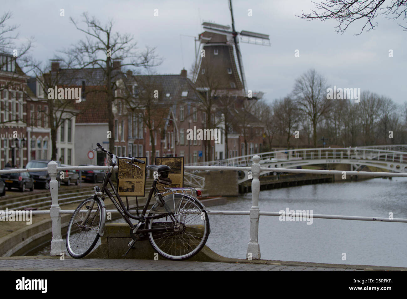 Dutch scene hi-res stock photography and images - Alamy