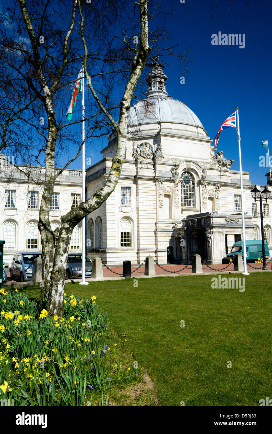 cardiff city hall cathays park cardiff wales Stock Photo - Alamy