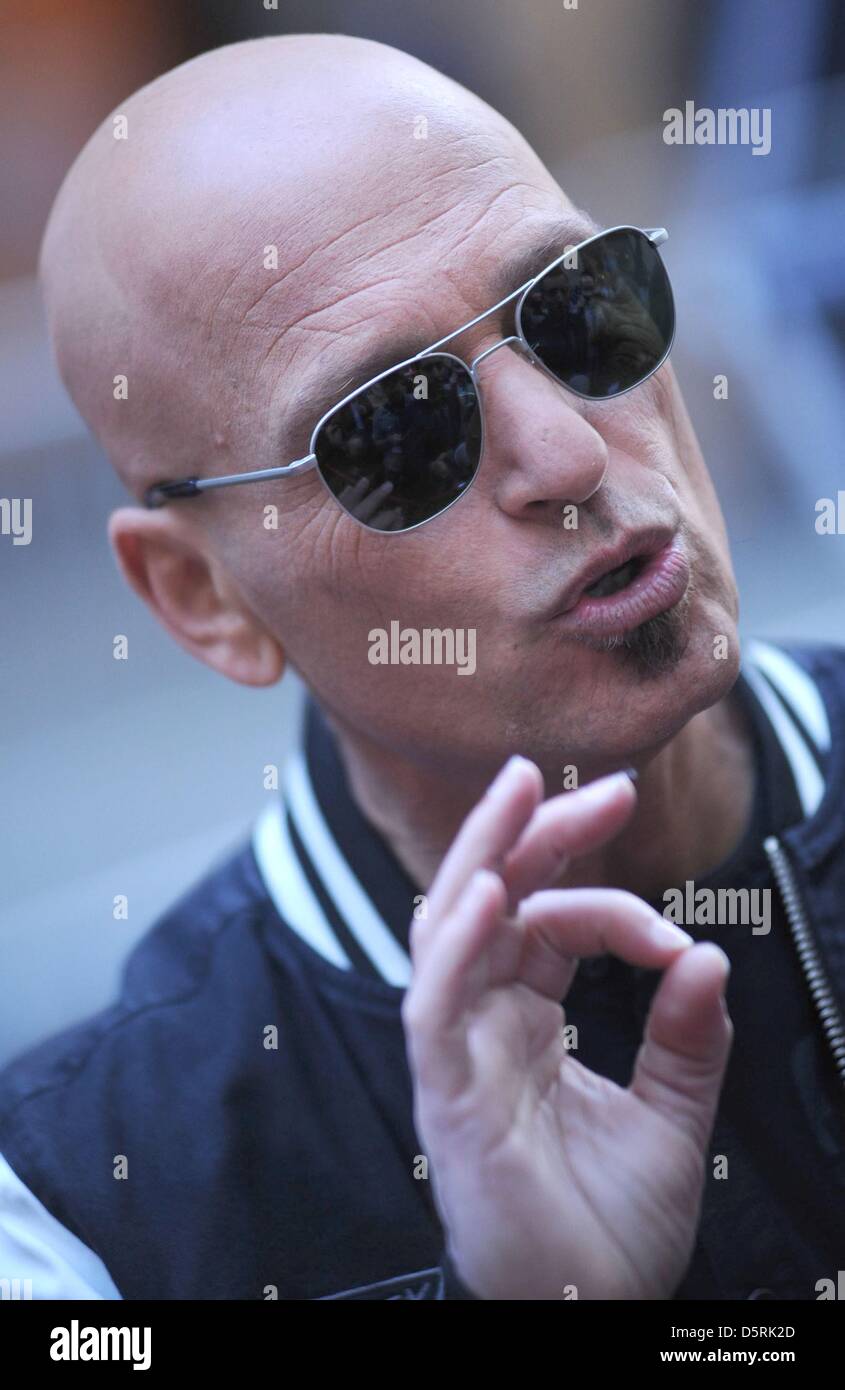 New York, USA. 8th April, 2013. Howie Mandel at talk show appearance ...