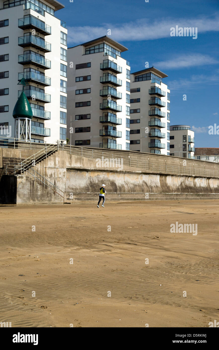 Swansea beach hi-res stock photography and images - Alamy