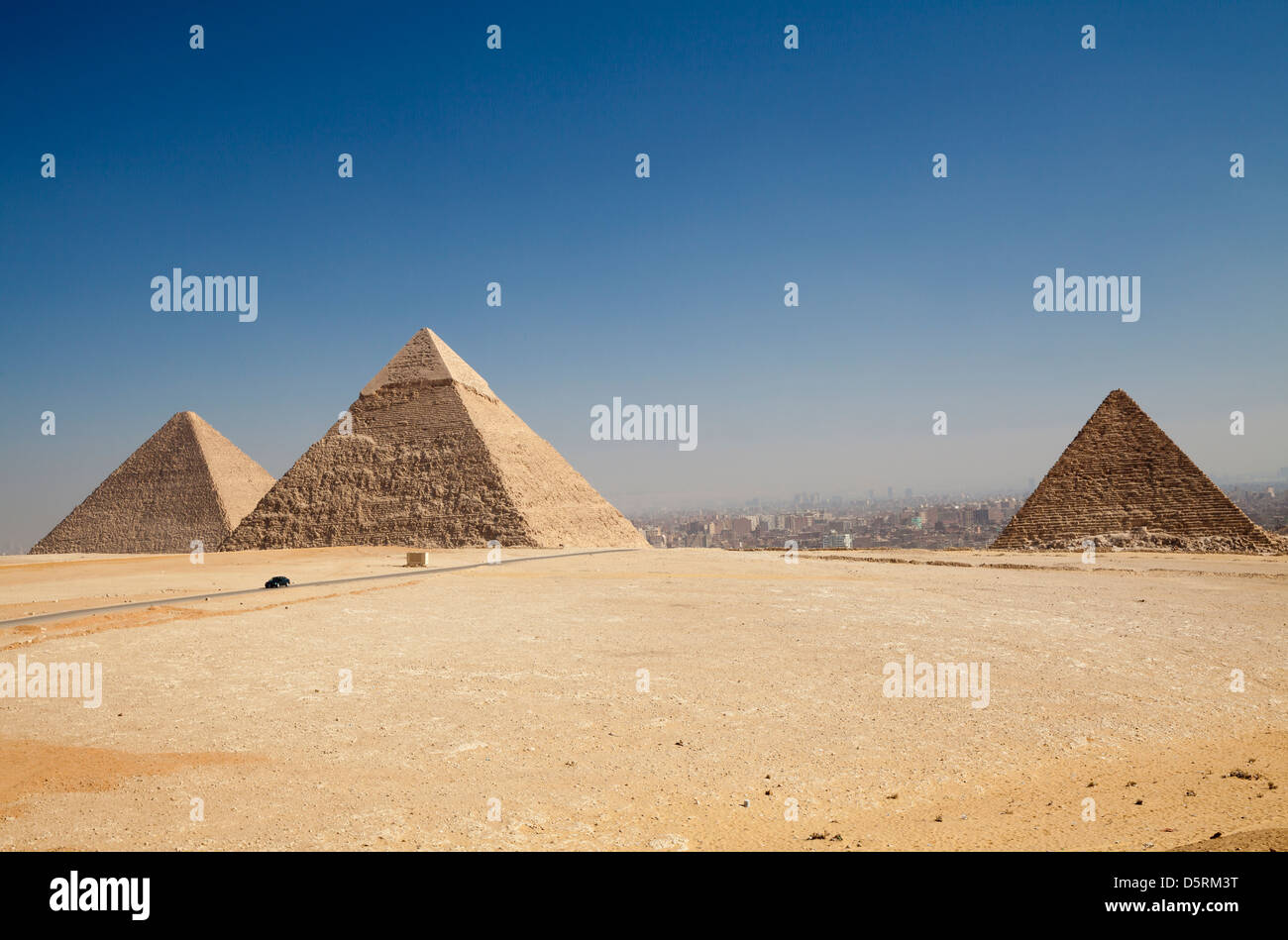 Egypt giza khufu pyramid hi-res stock photography and images - Alamy