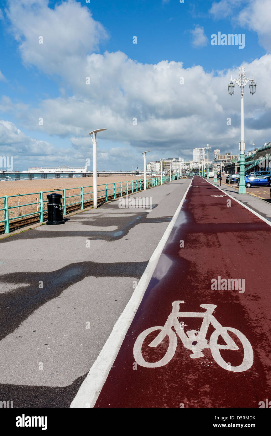 A cycle lane on the seafront at Brighton, East Sussex, England, UK ...