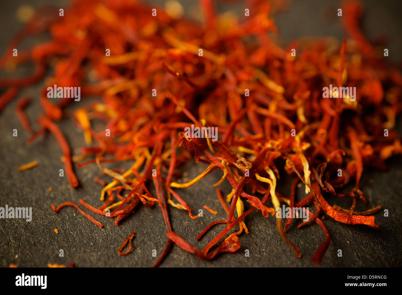 Saffron stigma hi-res stock photography and images - Alamy