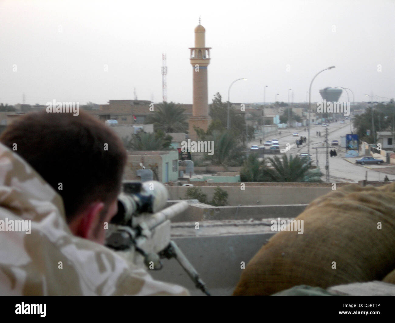 a British sniper on the roof tops in Iraq Stock Photo - Alamy