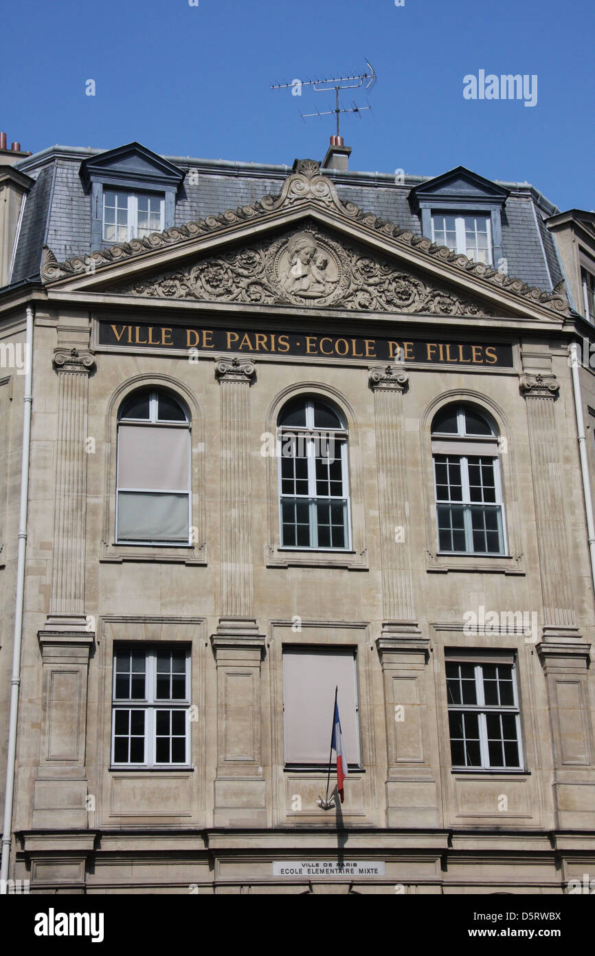 A school in Paris Stock Photo - Alamy