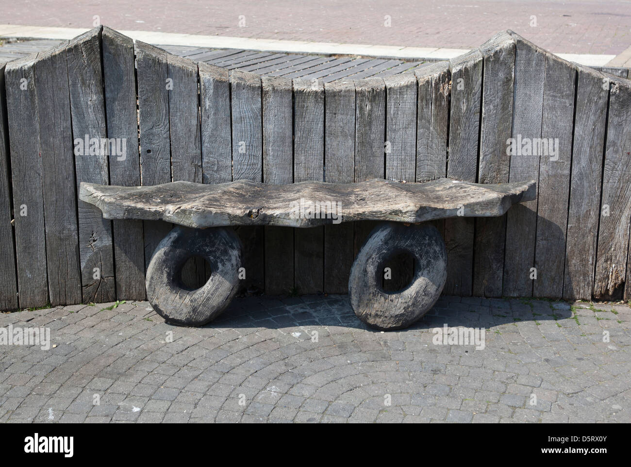 Brighton seafront bench hi-res stock photography and images - Alamy