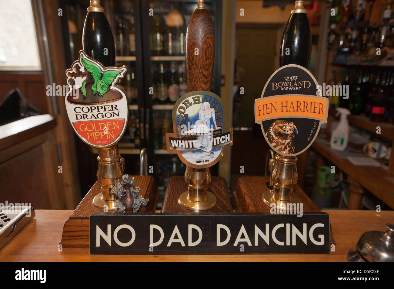 Funny humorous no dad dancing sign inside UK public house Stock Photo ...