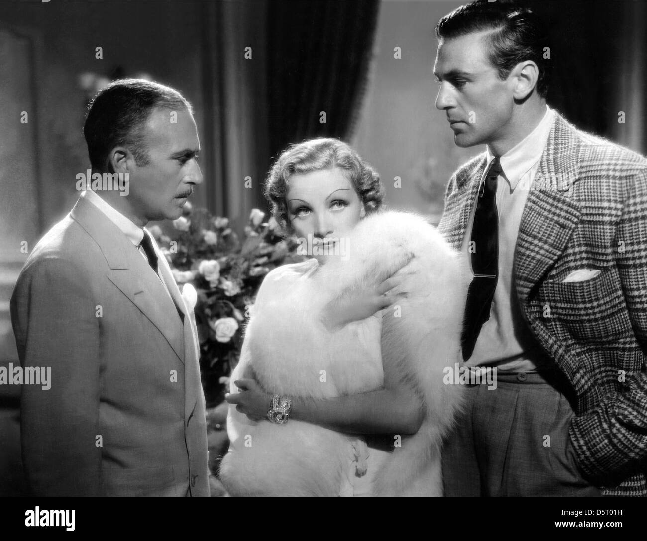 MARLENE DIETRICH, GARY COOPER, DESIRE, 1936 Stock Photo - Alamy