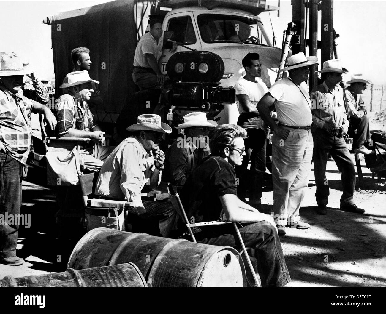 James Dean Giant On Set High Resolution Stock Photography and Images ...