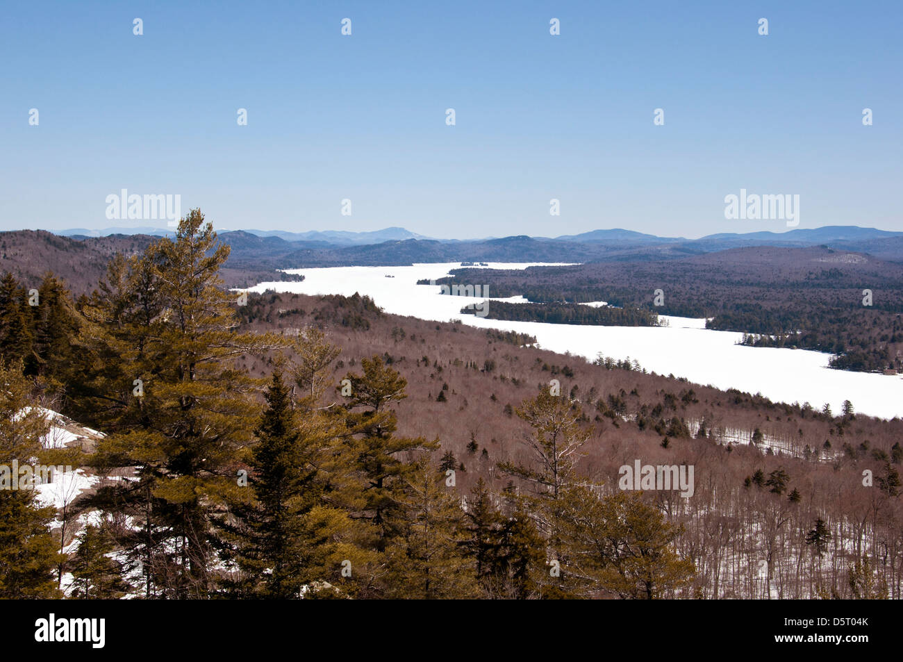 Scenic alpine view of lake and mountains in Adirondack Mountains of New ...