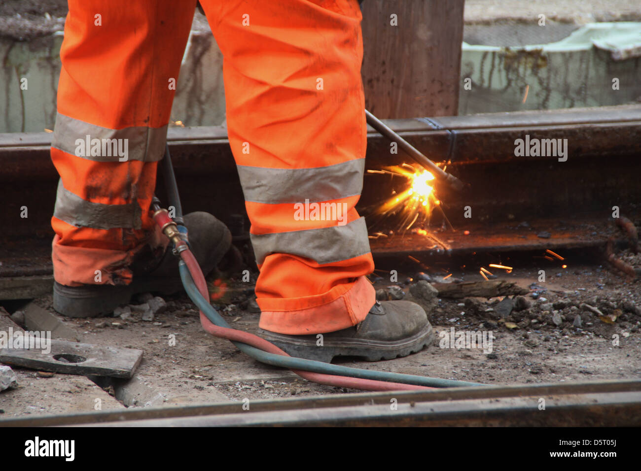 Men cutting sleepers hi-res stock photography and images - Alamy