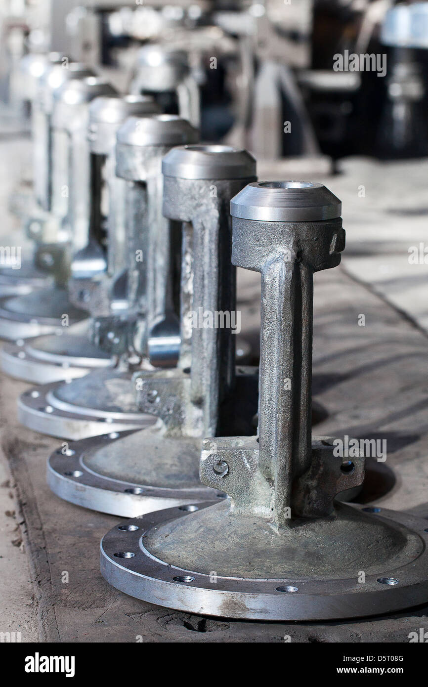 Valve yoke hi-res stock photography and images - Alamy