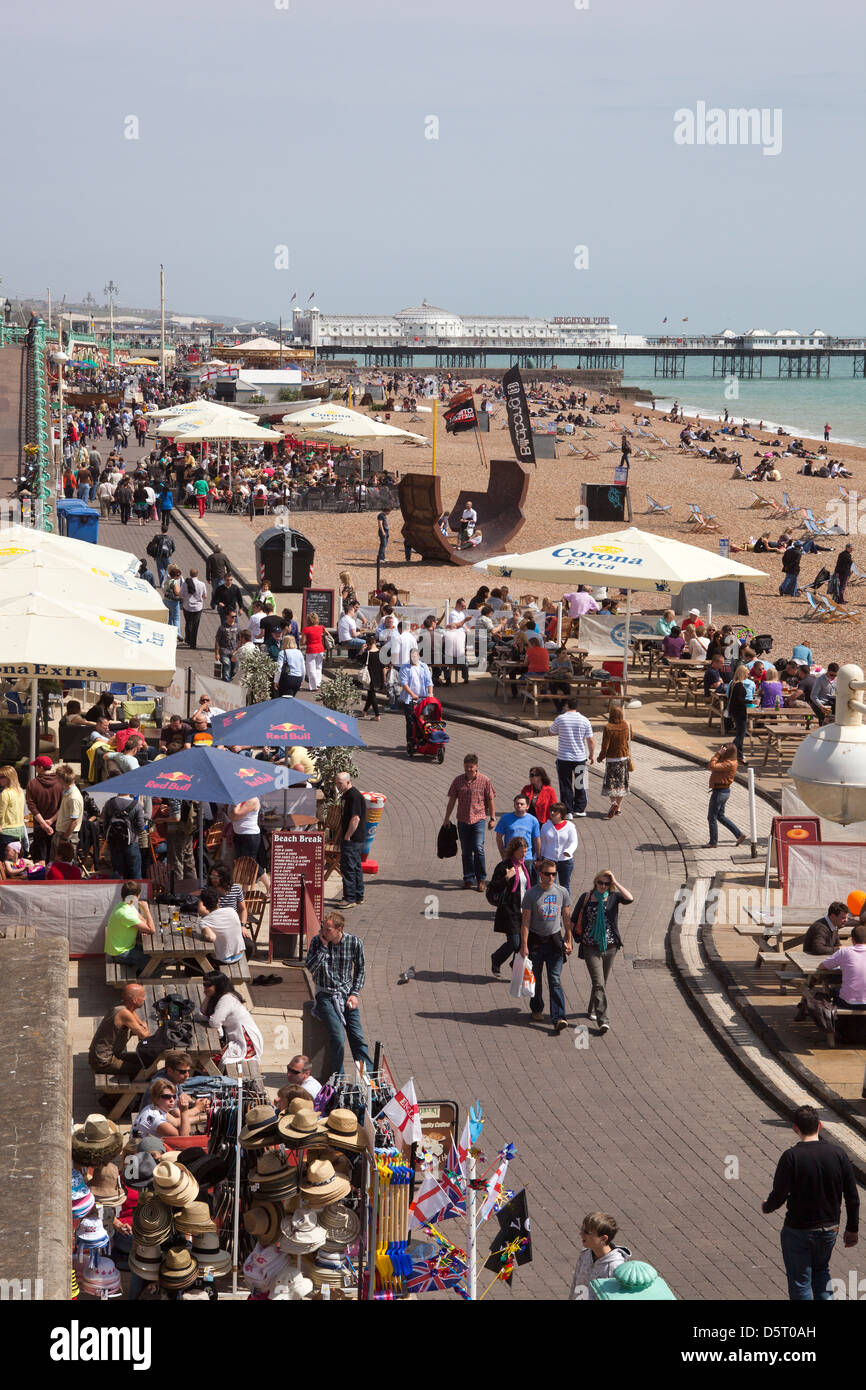 Brighton seafront and promenade hi-res stock photography and images - Alamy