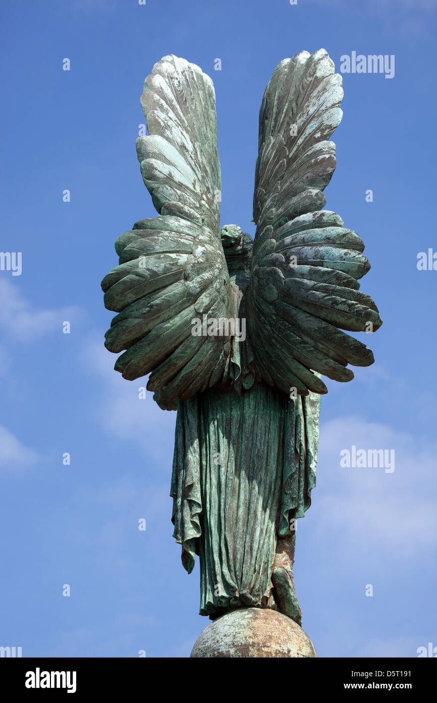 Winged statue High Resolution Stock Photography and Images - Alamy