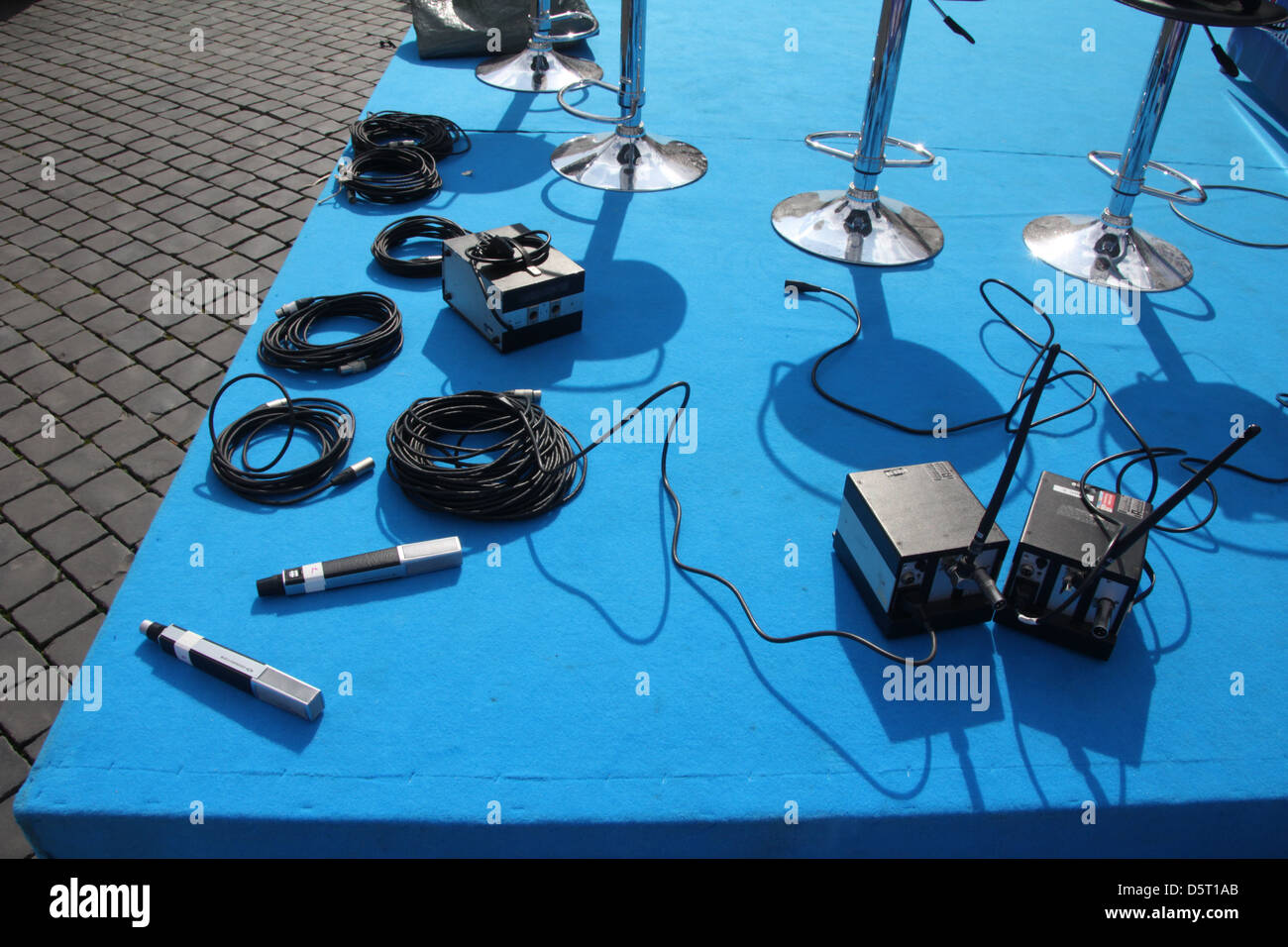 Microphone on stage outdoor event hi-res stock photography and images ...