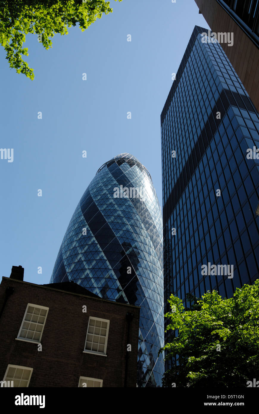 Swiss Re-tower, 30 St Mary Axe, The Gherkin, London city architecture ...