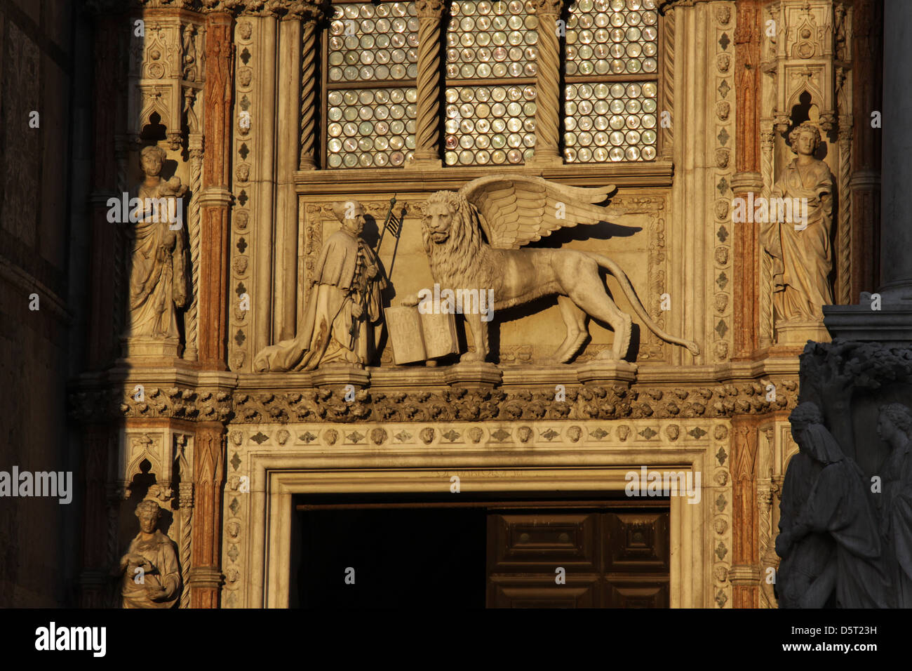Mark apostle hi-res stock photography and images - Alamy