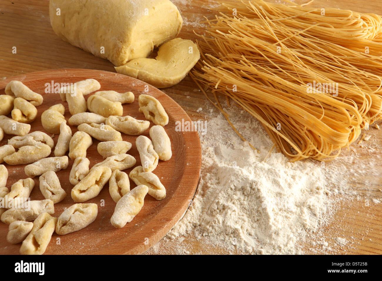 Fresh gnocchi hi-res stock photography and images - Alamy