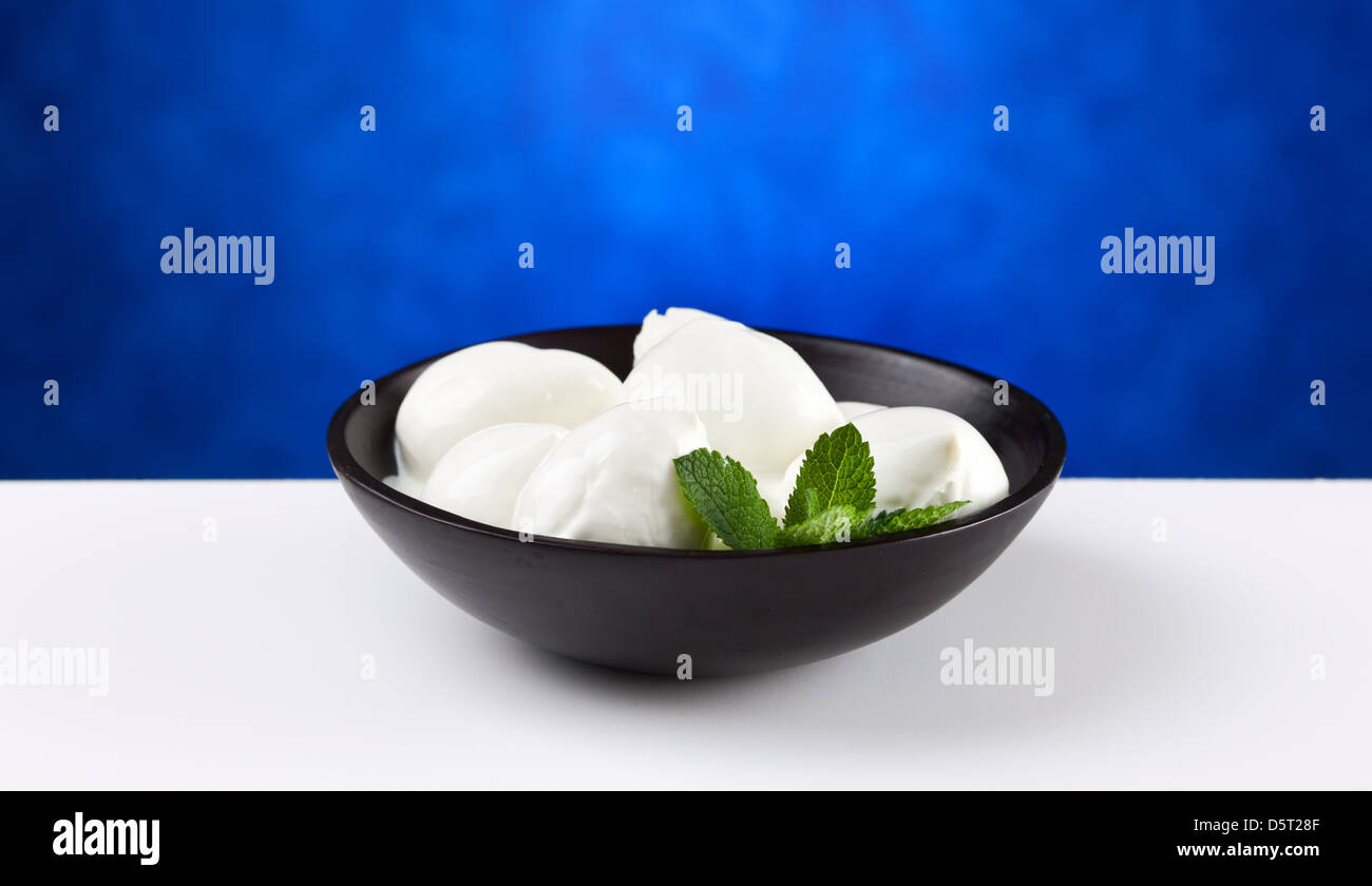 Fresh italian mozzarella Stock Photo - Alamy