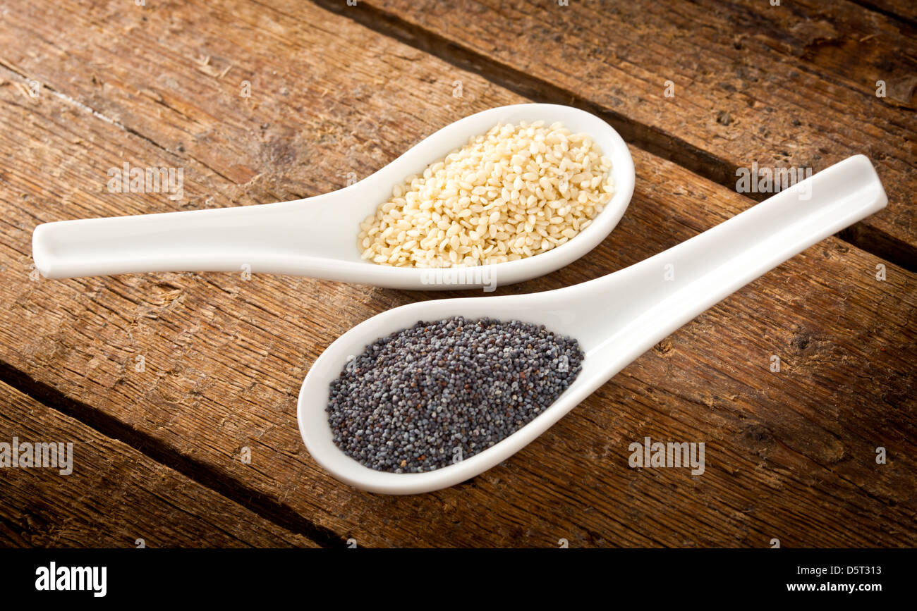 Sesame seeds and poppy seed hi-res stock photography and images - Alamy
