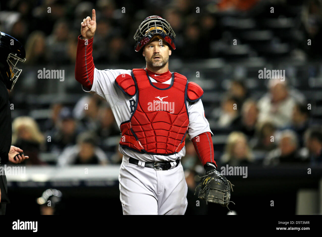 Mlb catcher hi-res stock photography and images - Alamy