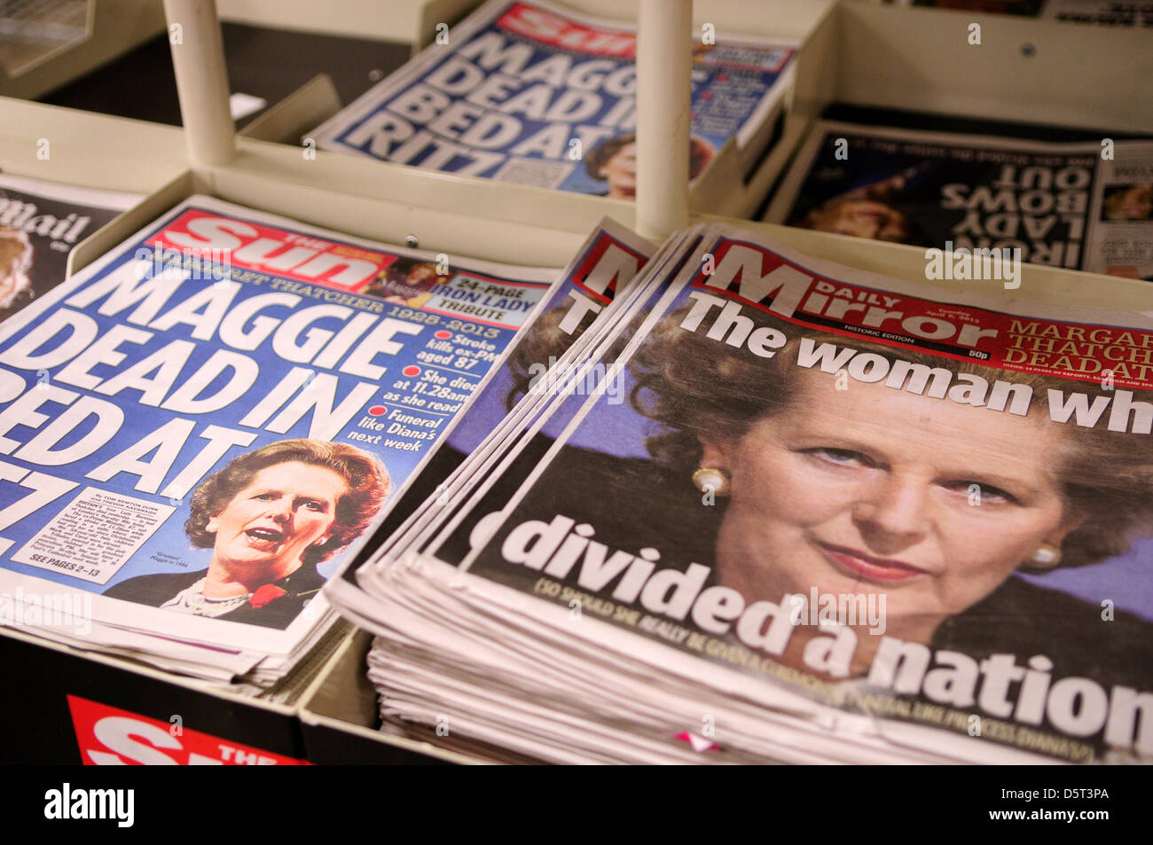 Newspapers uk covers hi-res stock photography and images - Alamy